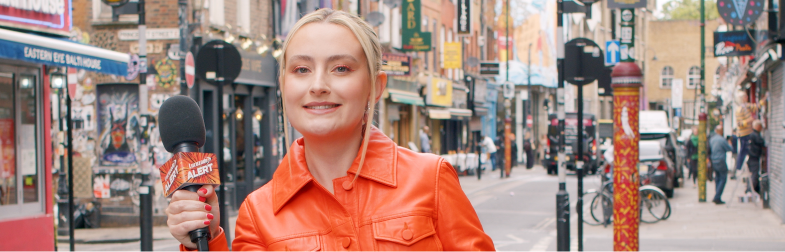 adam&eve- Look Alert with Amelia Dimoldenberg